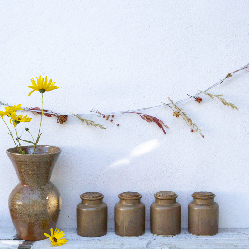 4 pots en grès avec couvercle en liège